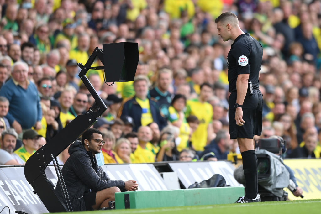VAR: Coitus fodbold interruptus