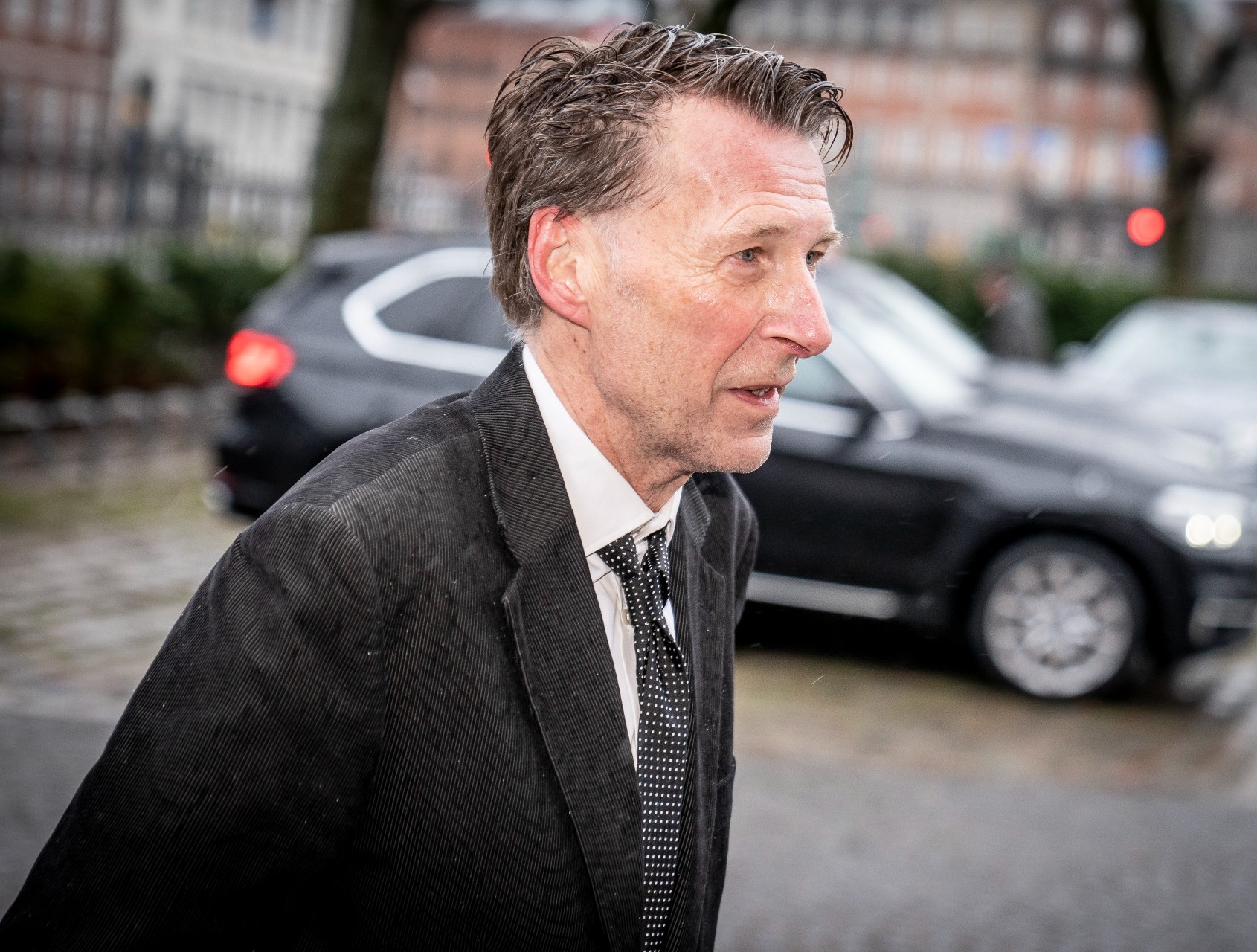 Jon Stephensen undskylder sin opførsel