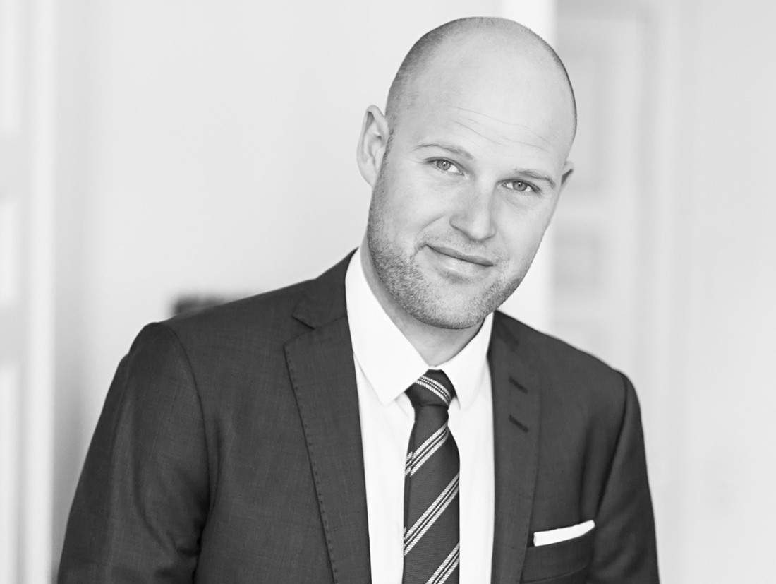Adm. direktør i Rud Pedersen trækker sig